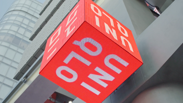 MOTION SIGNAGE FOR UNIQLO | THA LTD.